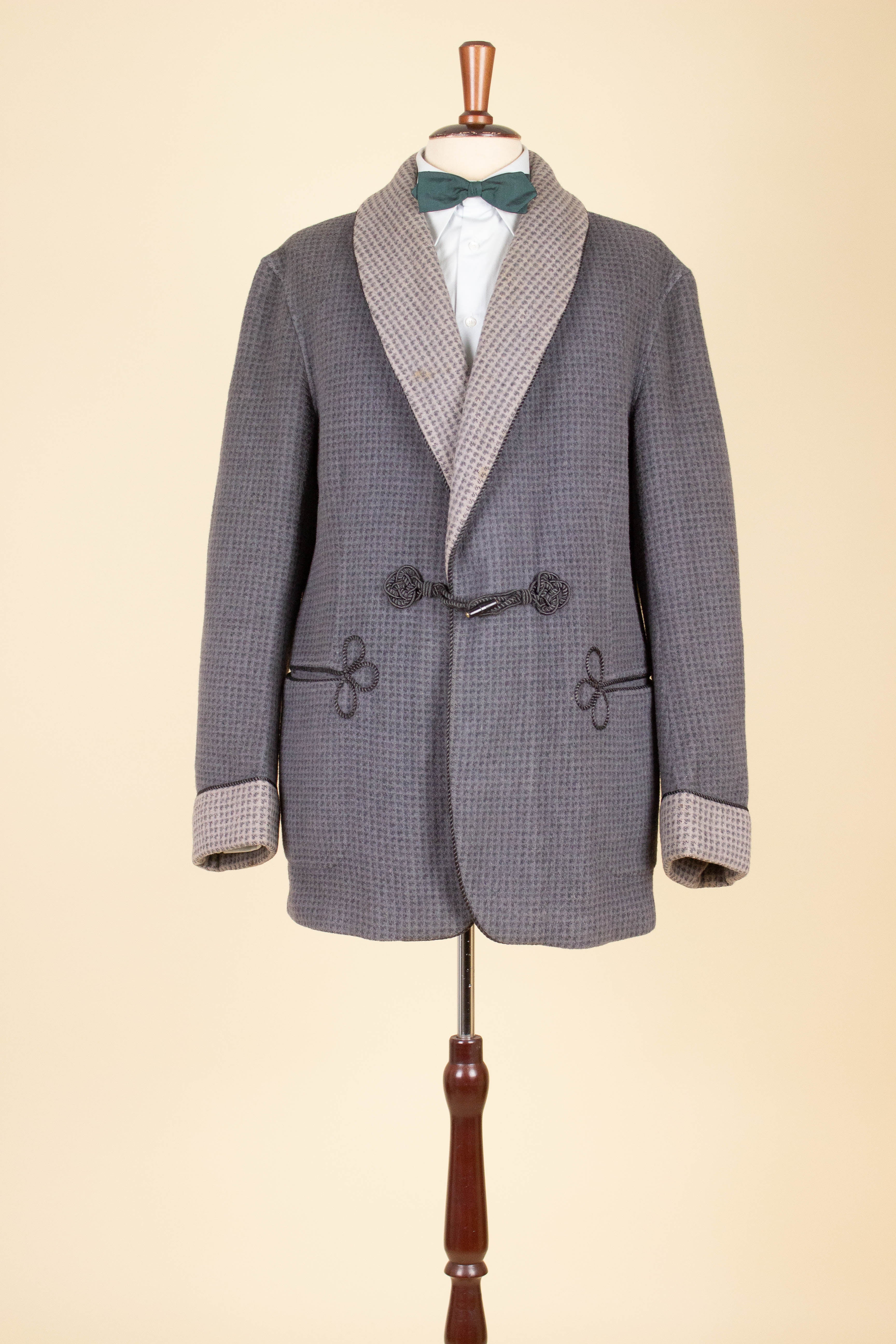 SWEDISH 1930S/1940S GREY/LIGHT GREY WOOL SMOKING JACKET. SIZE CA EU 52 ...