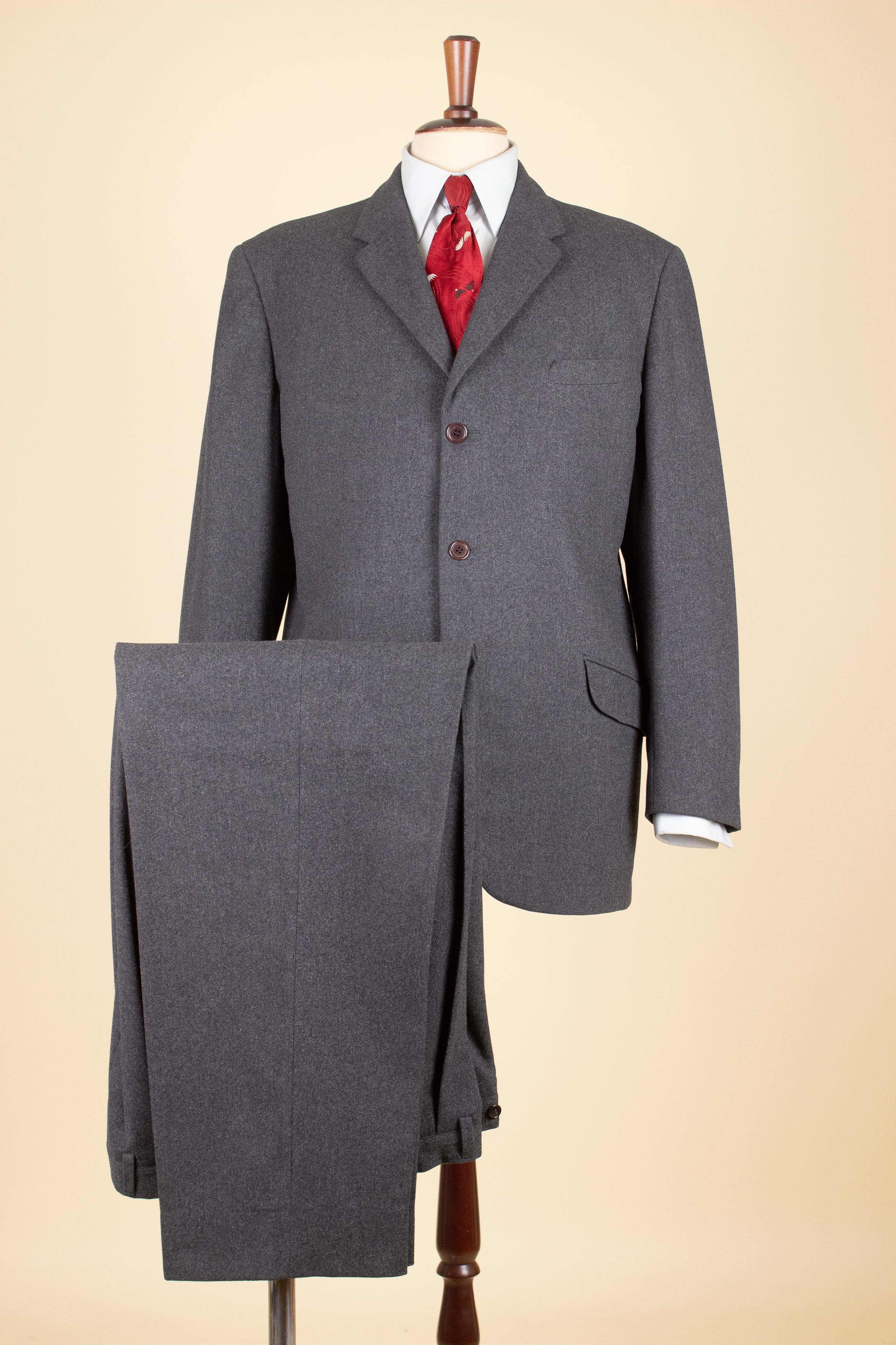SWEDISH 1950S GREY HEAVYWEIGHT TWO PIECE SUIT BY WIDENGRENS. SIZE CA E ...