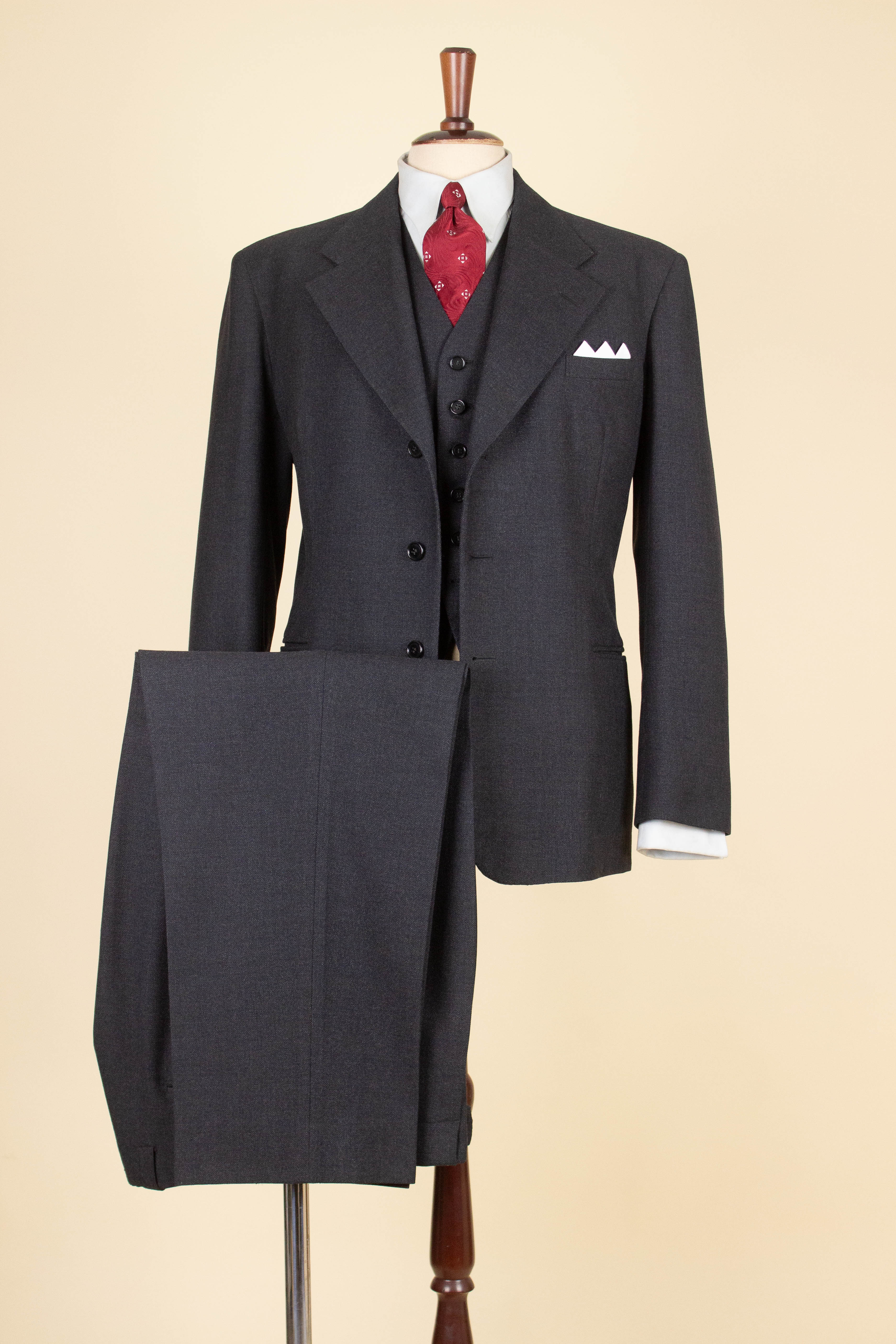SWEDISH 1952 DARK GREY THREE PIECE BESPOKE SUIT BY ARVID NYLÉN. SIZE C ...