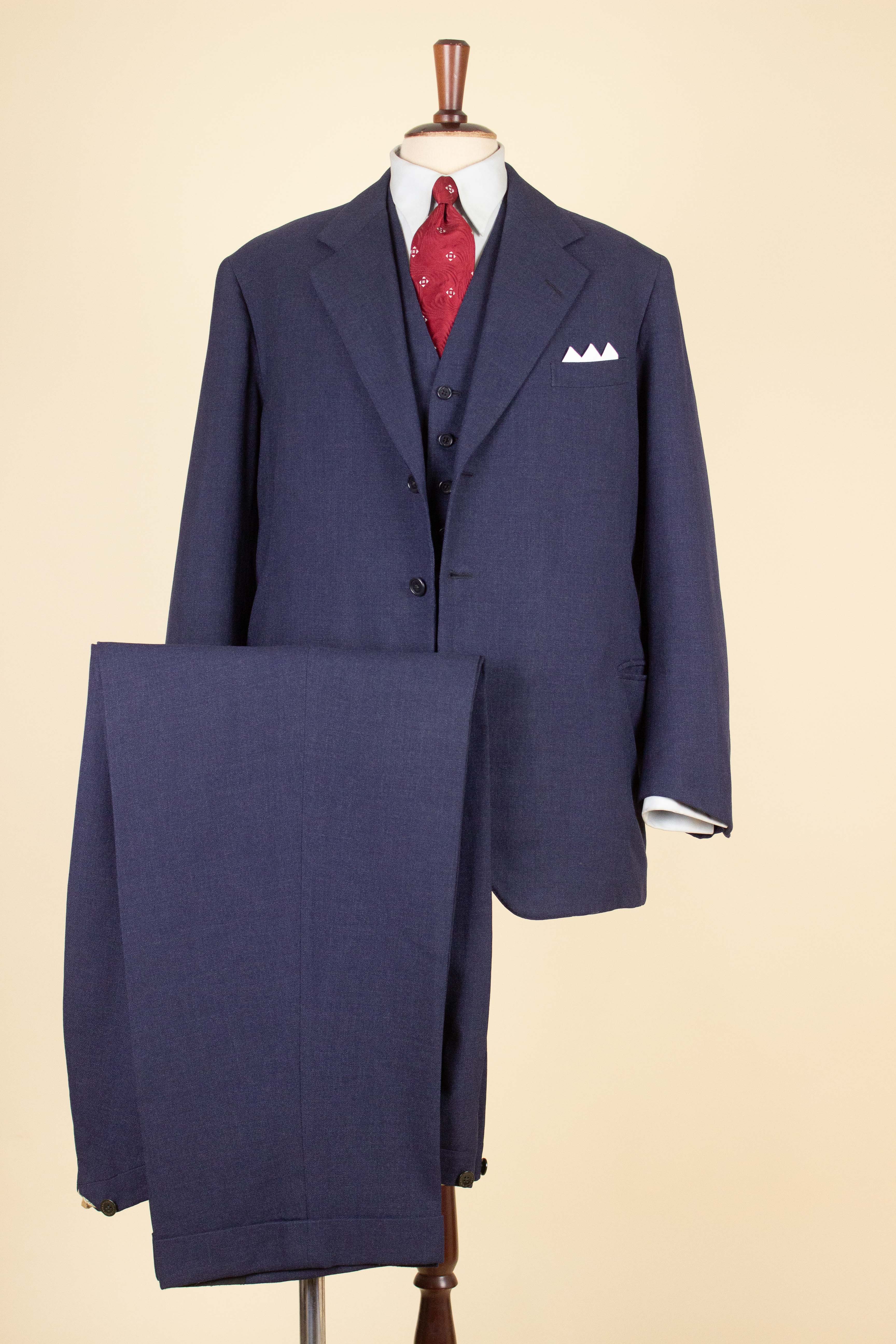 SWEDISH 1957 BLUE THREE PIECE BESPOKE SUIT BY A.W. BAUER. SIZE CA EU 5 ...