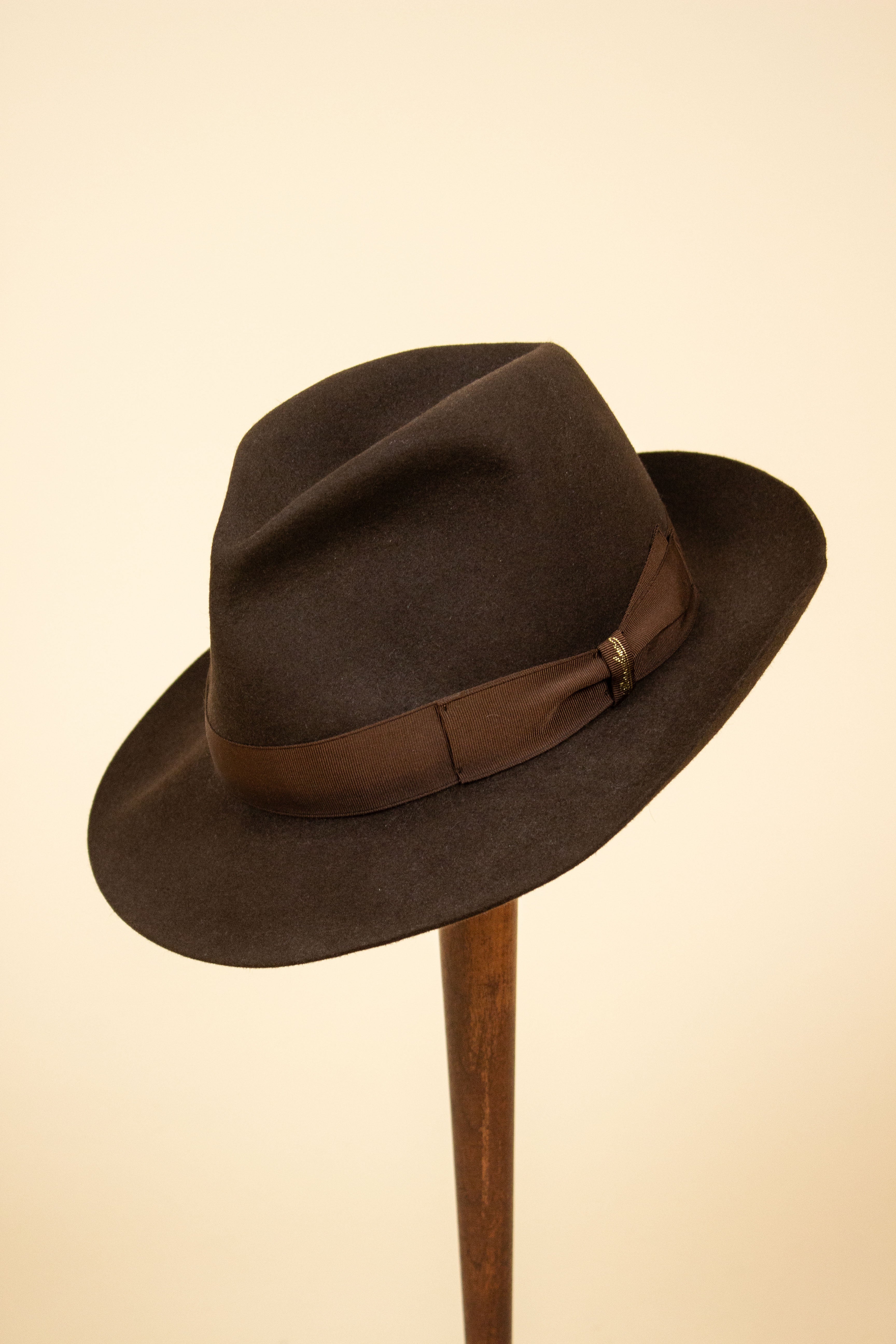 ITALIAN 2000S BROWN FEDORA FELT HAT BY BORSALINO. SIZE 57,5 – A. MARCHESAN